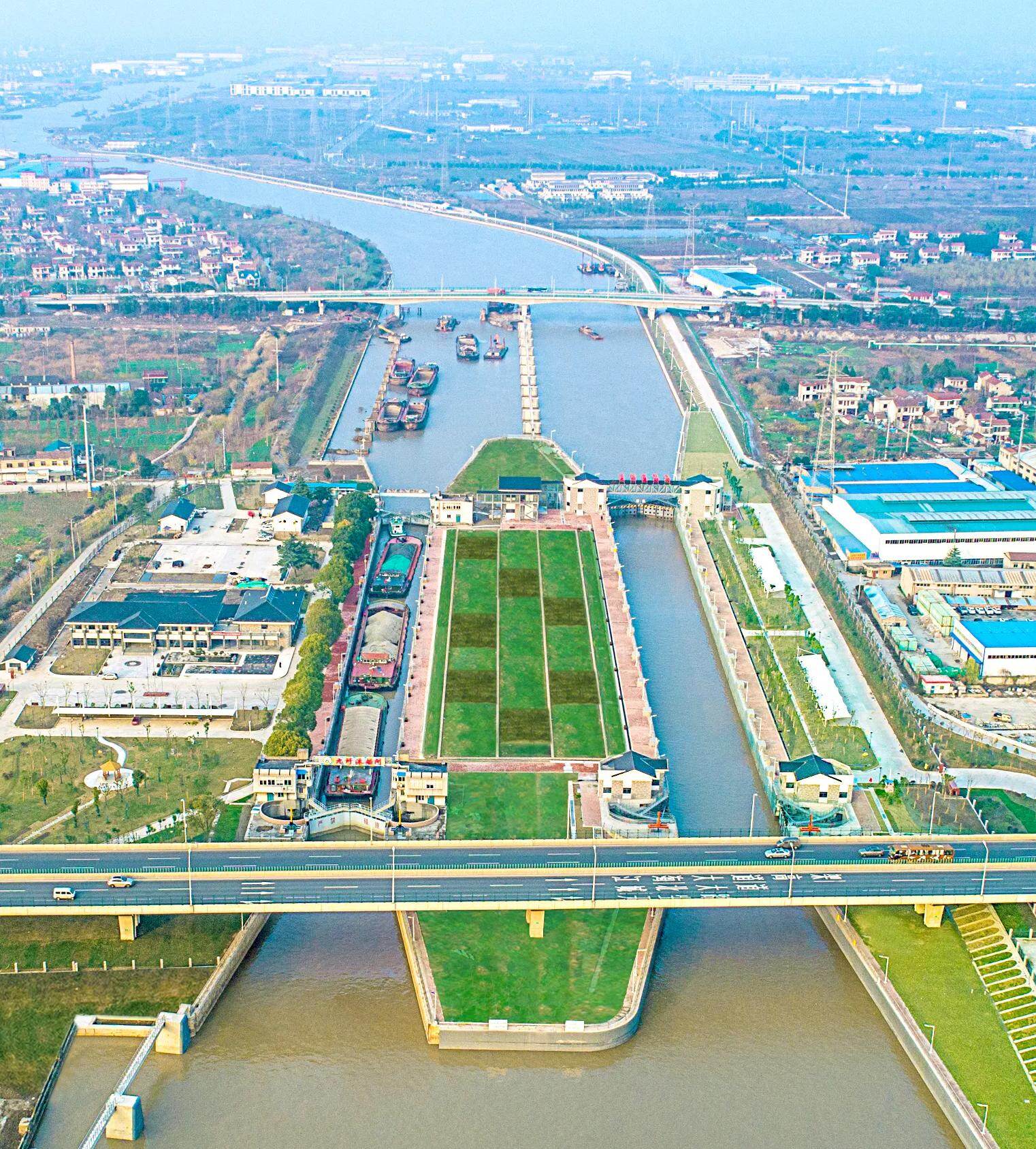 Sichuan and Chongqing jointly build the Yangtze River Shipping Center ...