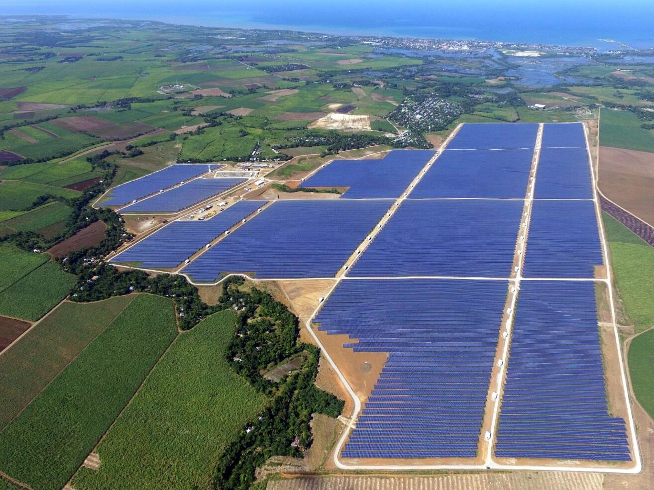 Iberdrola starts operating 590MW solar project in Spain--Seetao