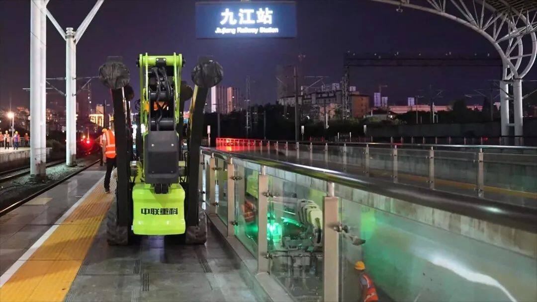 Zoomlion's spider-type aerial work platform assists Jiujiang Station ...