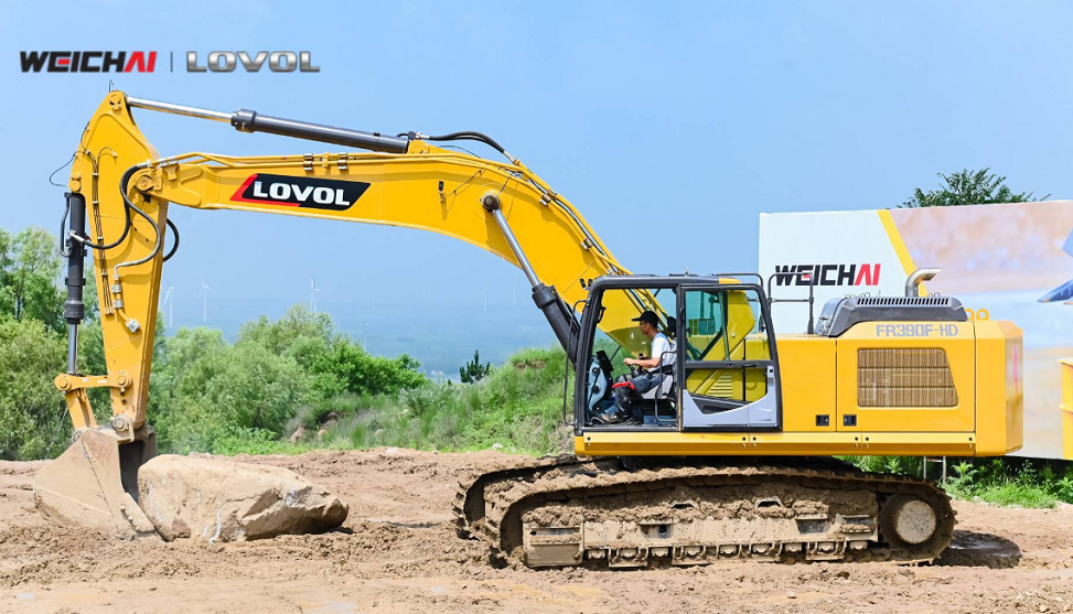 The rivers and lakes of the big names in the earthmoving industry in ...