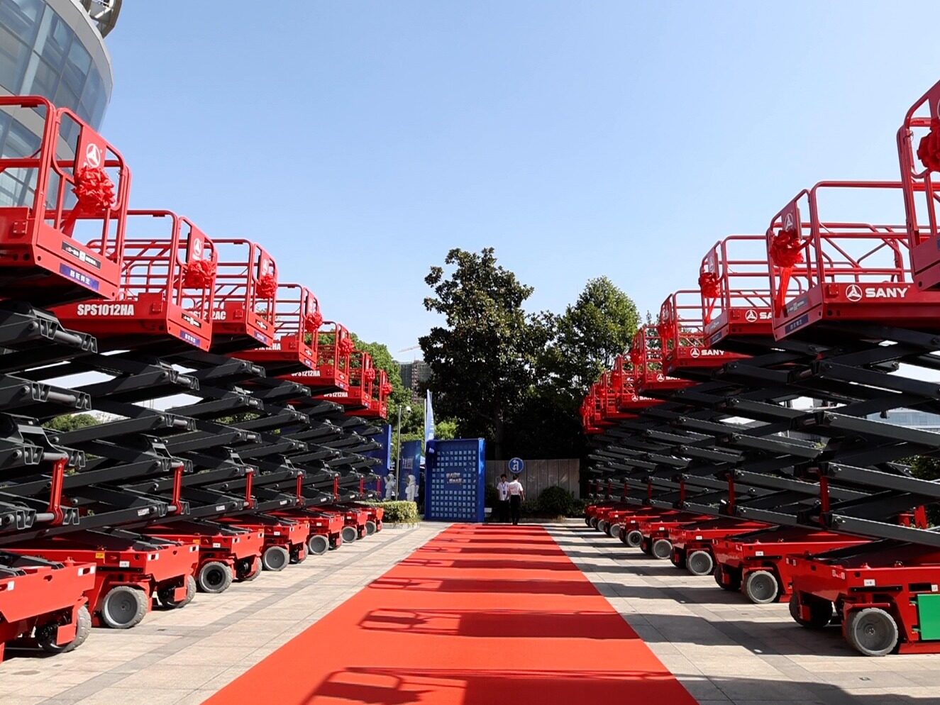 Sany releases 9 high-end machines! 1 billion yuan signed in two hours ...