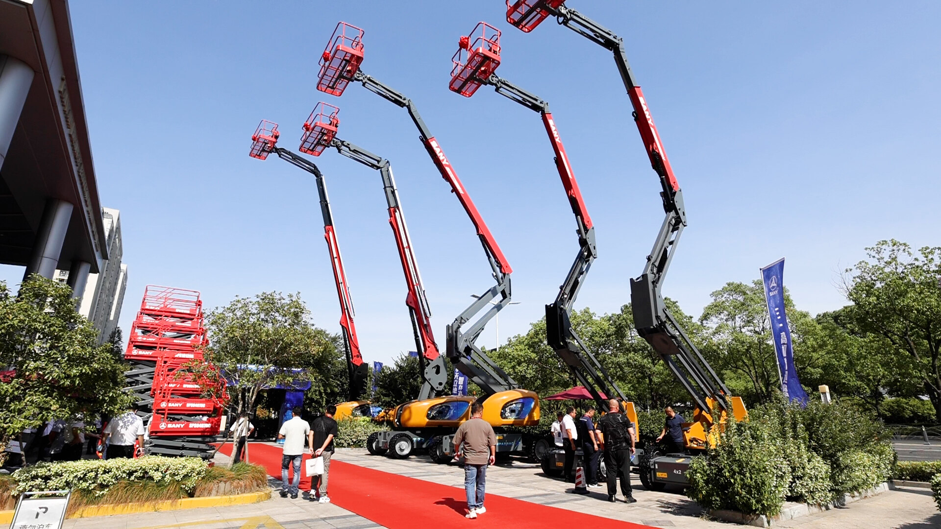 Sany releases 9 high-end machines! 1 billion yuan signed in two hours ...