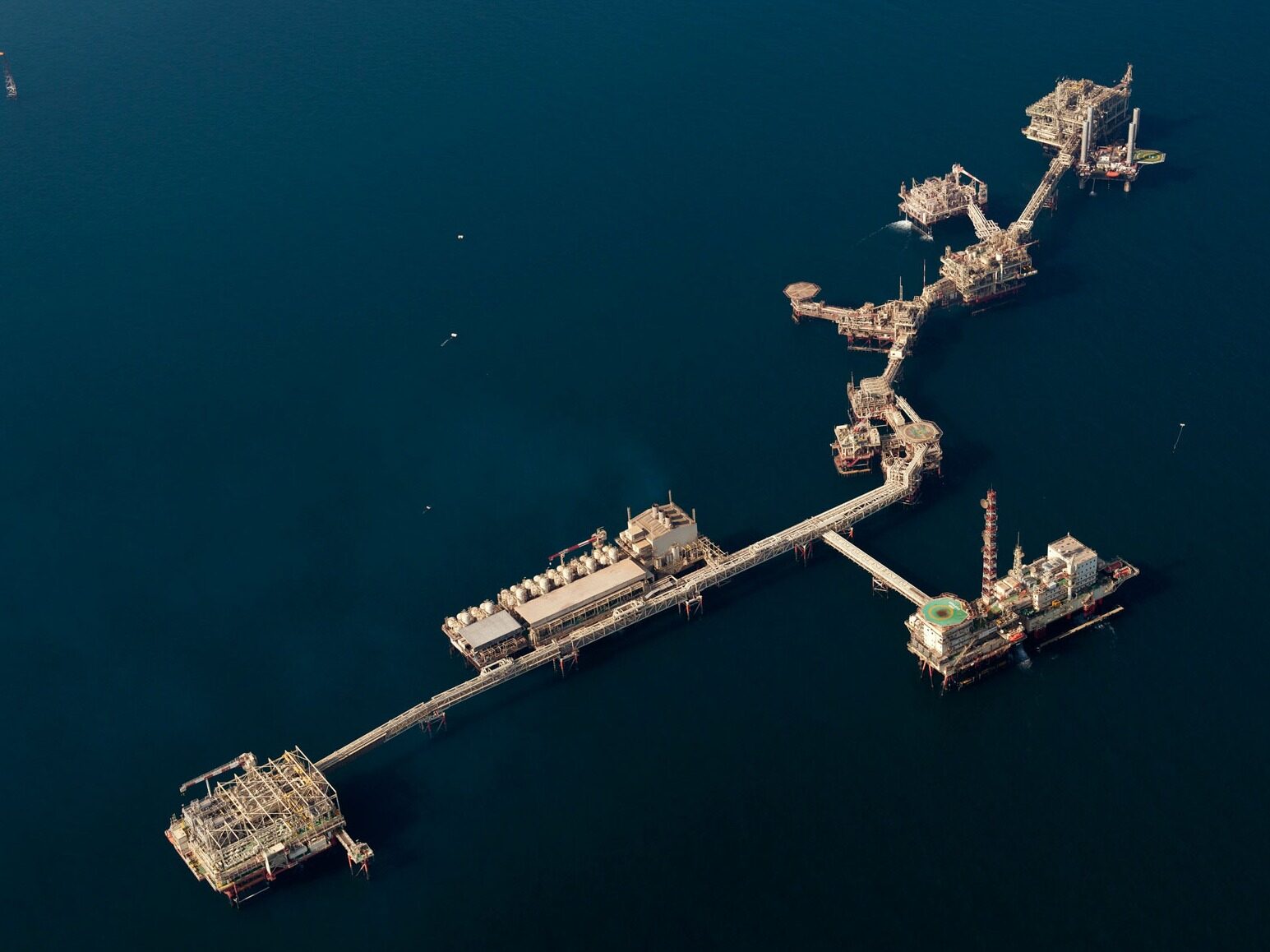 Adnoc awards $548m gas pipeline contract to Lower Zakum field--Seetao