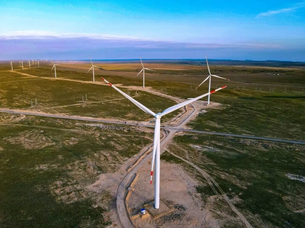 China-Kazakhstan wind farm turns bad weather into good energy--Seetao