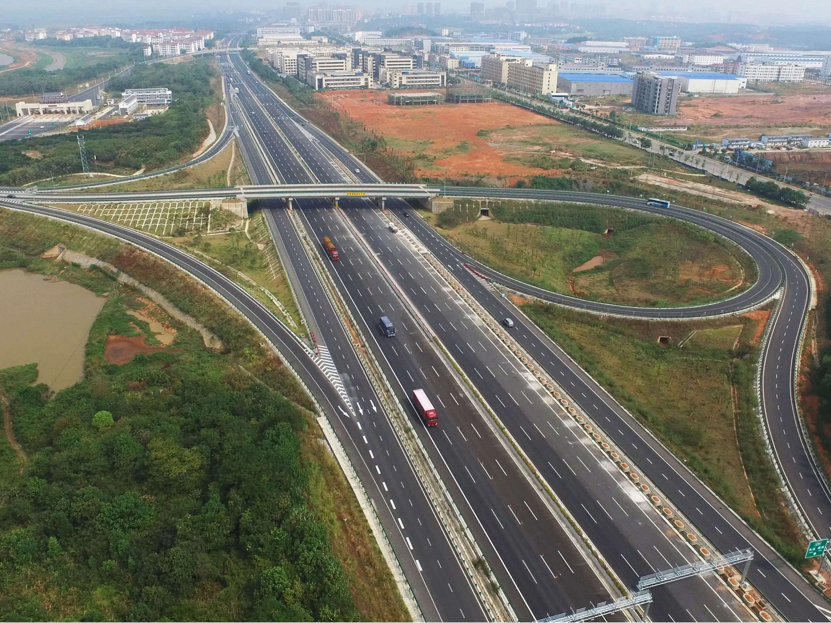 6.38 مليار! G50 Shanghai-Chongqing Expressway ، G5011 Wuhe Expressway ...