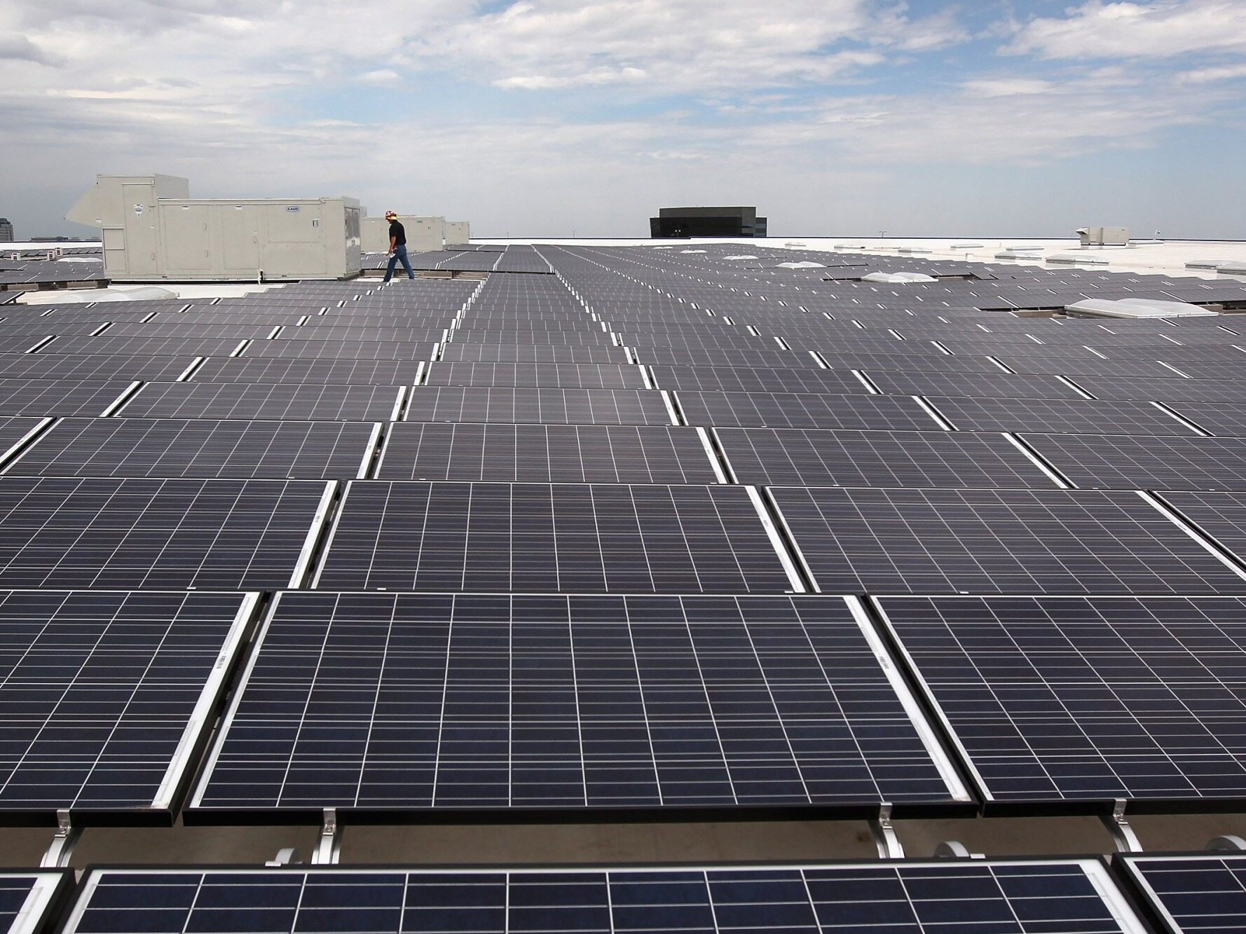 Solkompaniet and Niam to invest $300 million in utility-scale solar PV ...