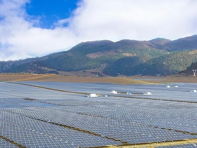 China's ultra-high altitude photovoltaic base was put into operation ...