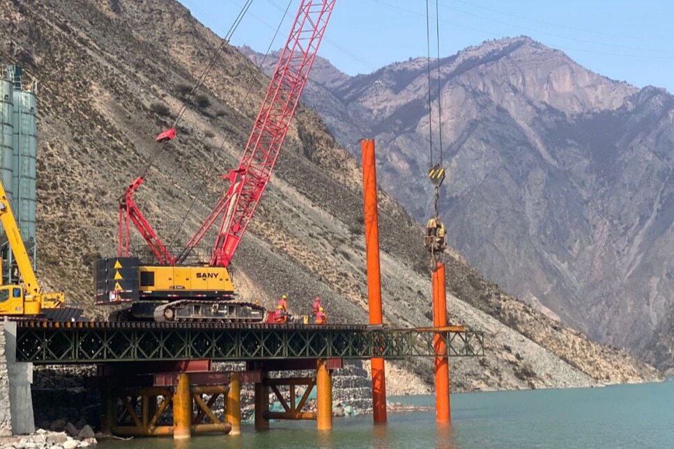 G310 cable Tongpo Yellow River super large bridge steel trestle started ...