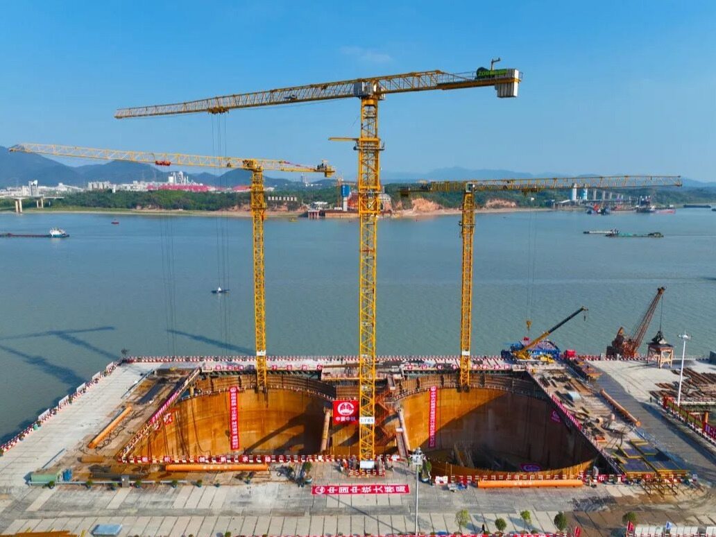 G3 Construction of Tongling Yangtze River Bridge Entering the Main ...