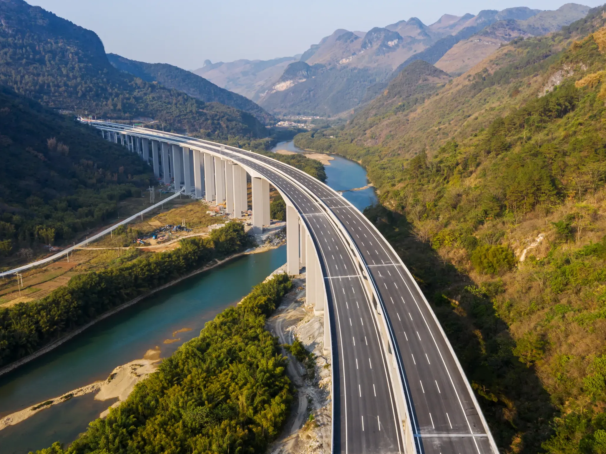 Shanxi Road and Bridge Co., Ltd. won the bid for 3 expressway projects ...