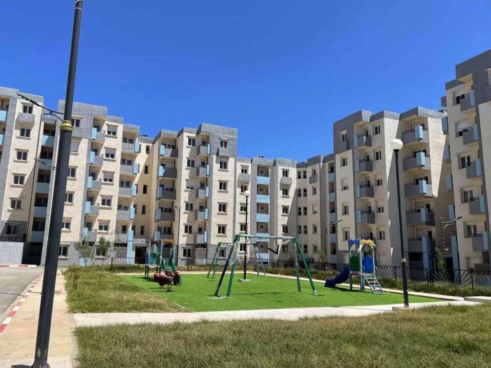 Algerian people: happiness is clean housing and stable income--Seetao