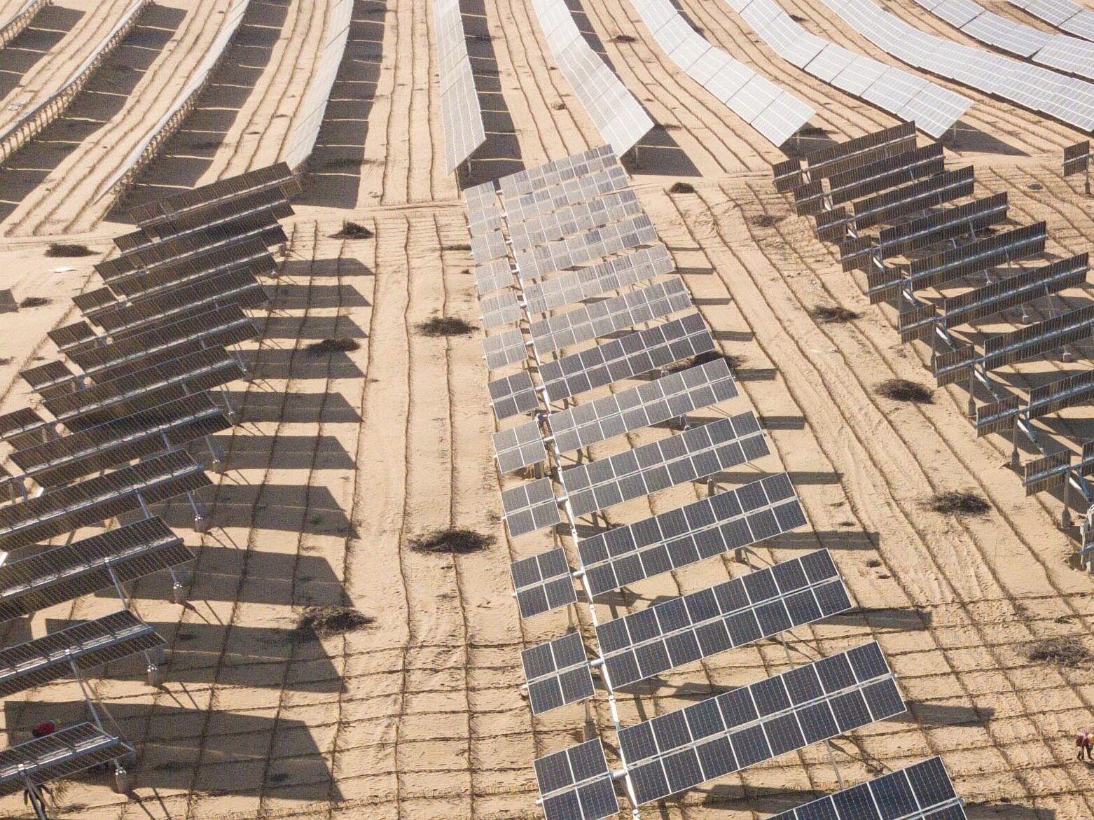 Bid opening of Liaoning 500MW photovoltaic sand control demonstration ...