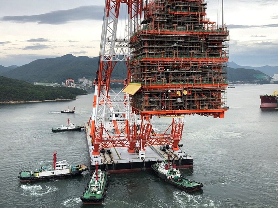 President of Mozambique Niuxi unveils the US $8 billion Coral South ...