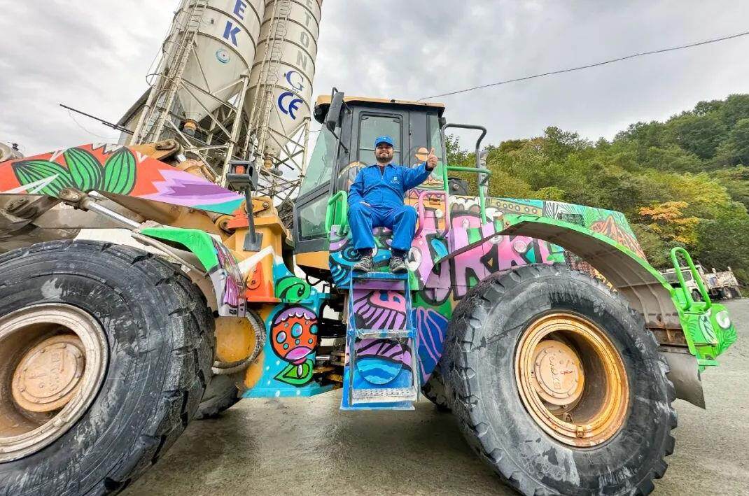 Shangchai Power 9D Engine Helps XCMG ZL50G Loader Seetao Shangchai Power 9D Engine Helps XCMG ZL50G Loader Seetao
