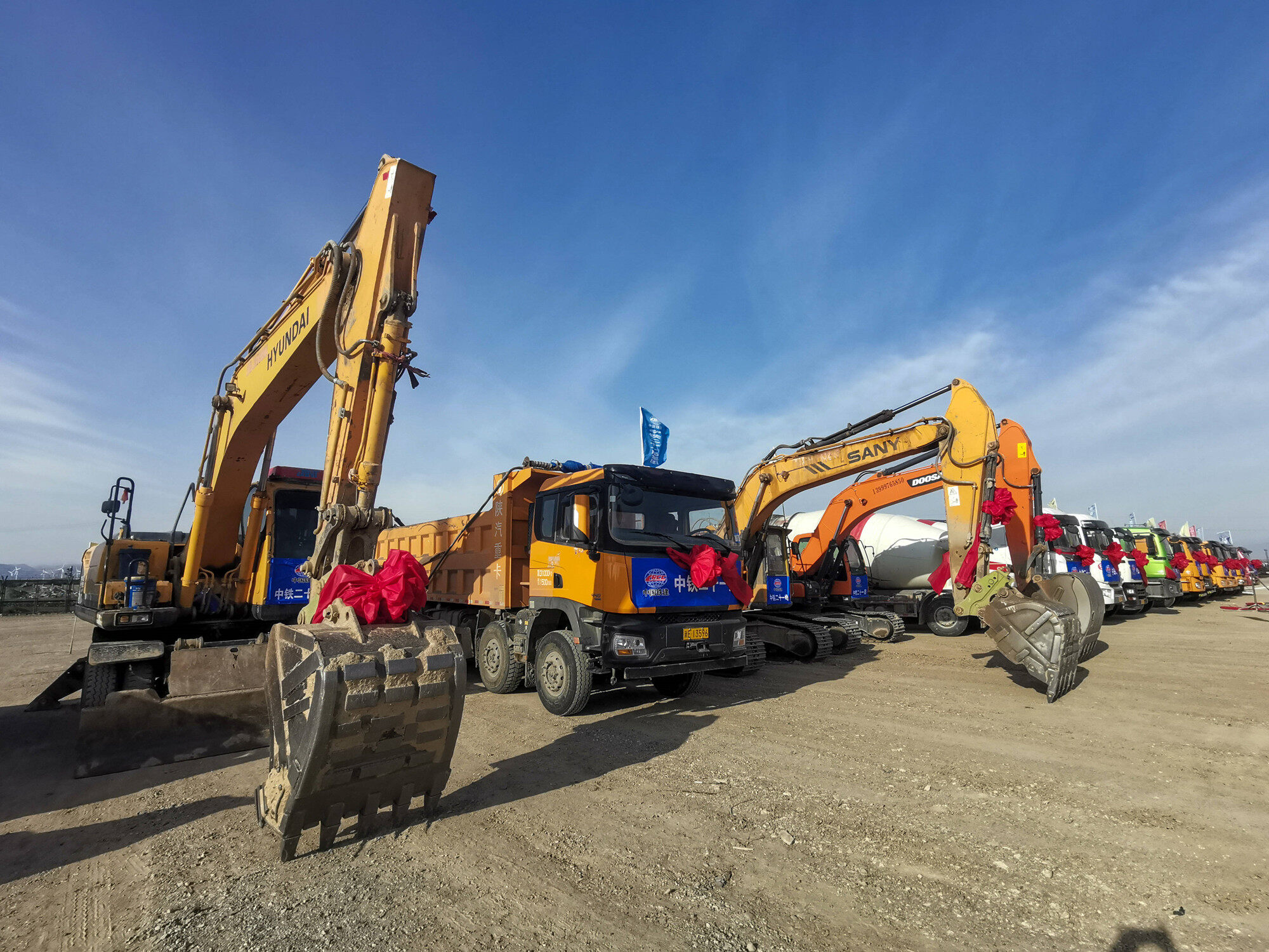 Lanzhou-xin Railway Jinghe to Alashankou section of the second line ...