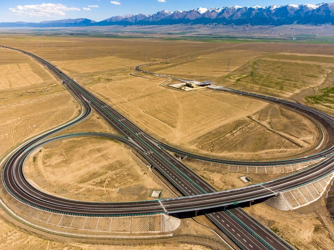 6 key highway projects in Xinjiang start construction intensively--Seetao