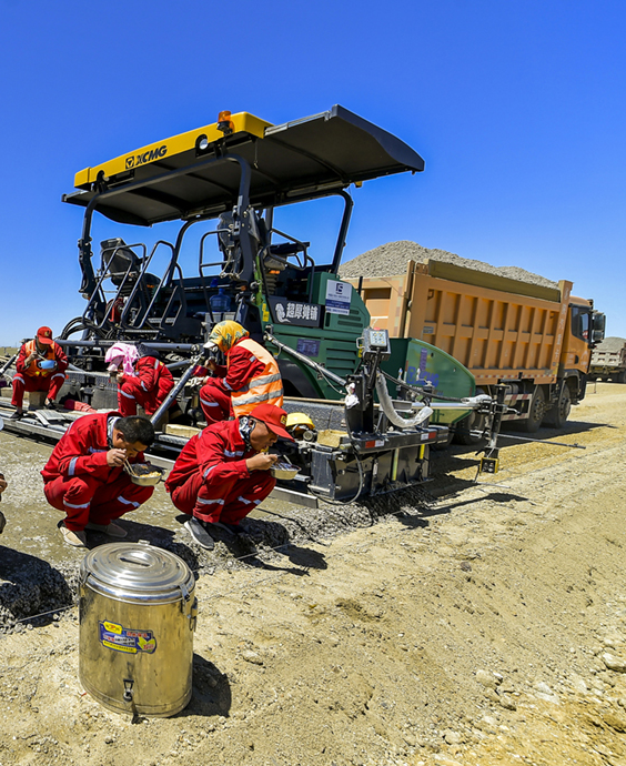 6 key highway projects in Xinjiang start construction intensively--Seetao