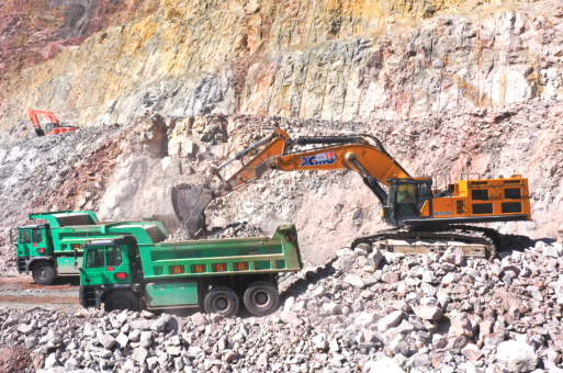 XCMG pure electric tramcar accelerates zero carbon mine--Seetao