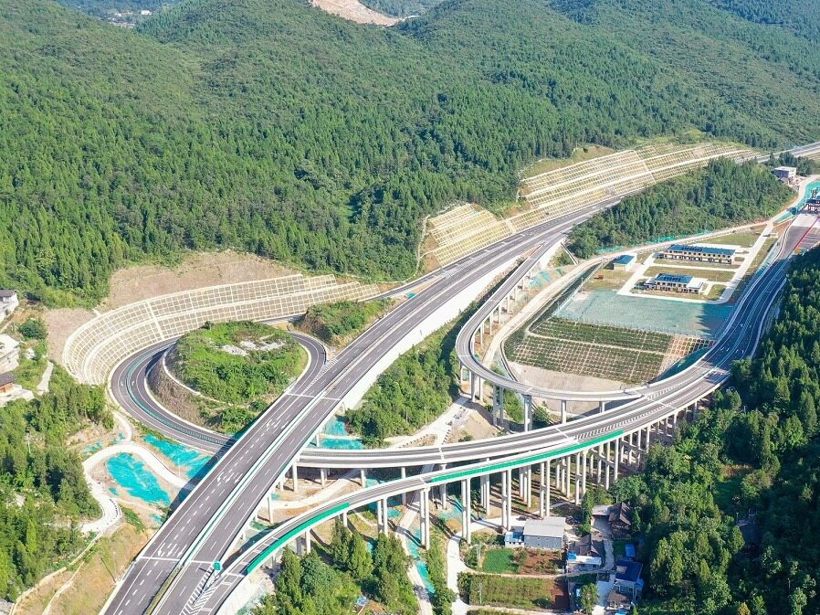 Chengdu-Chongqing Expressway Expansion Project Successfully Signed--Seetao