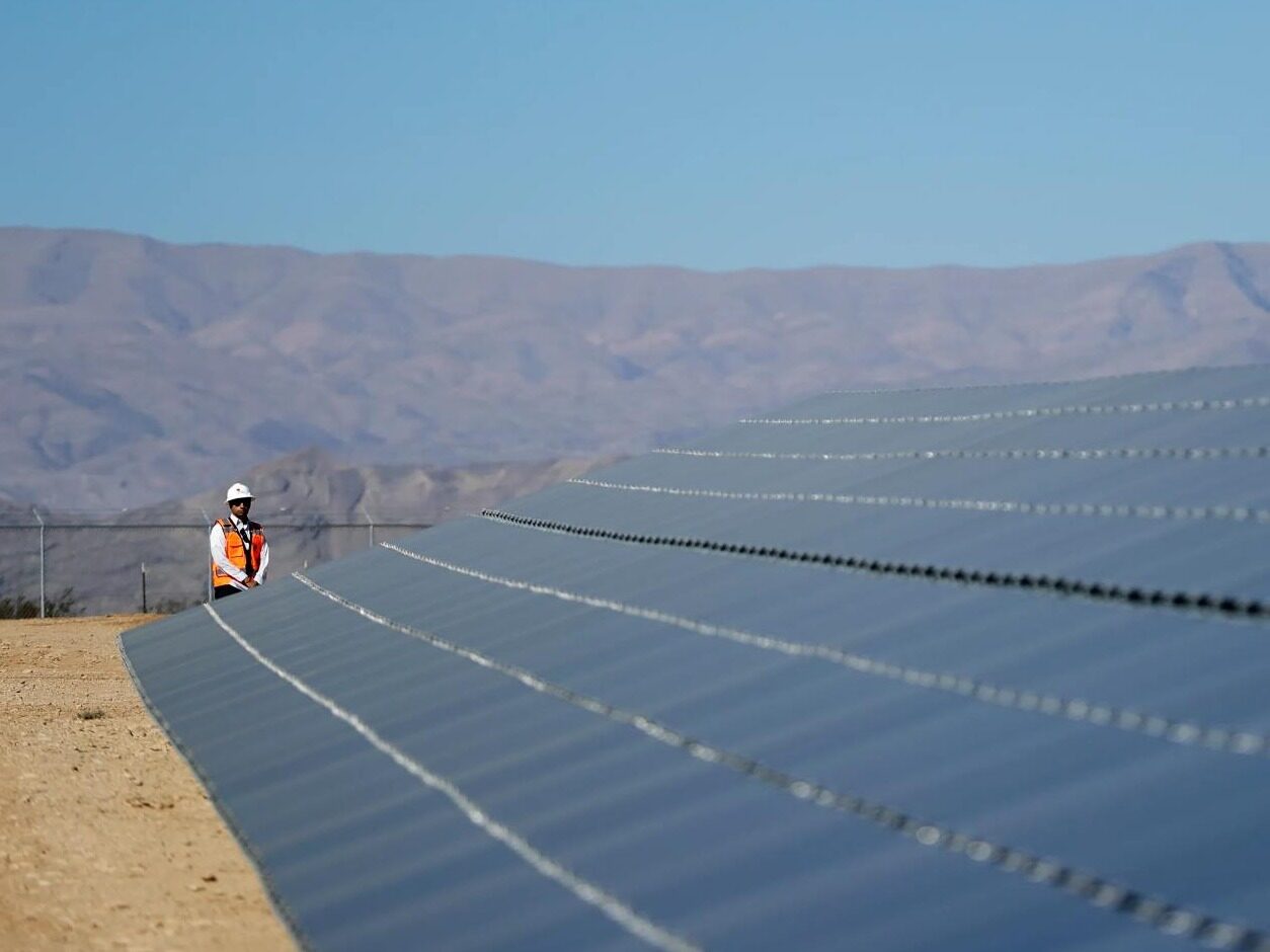 印度企业GUVNL发布500兆瓦太阳能发电项目招标--见道网