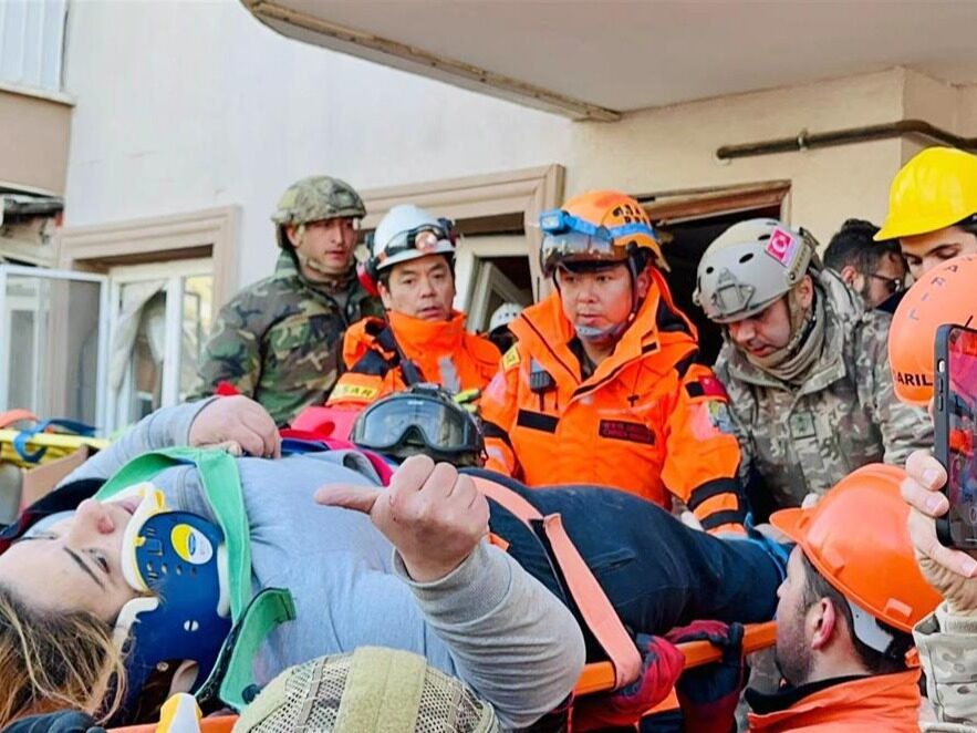 The Chinese Ram Rescue Team successfully rescued a family of five--Seetao