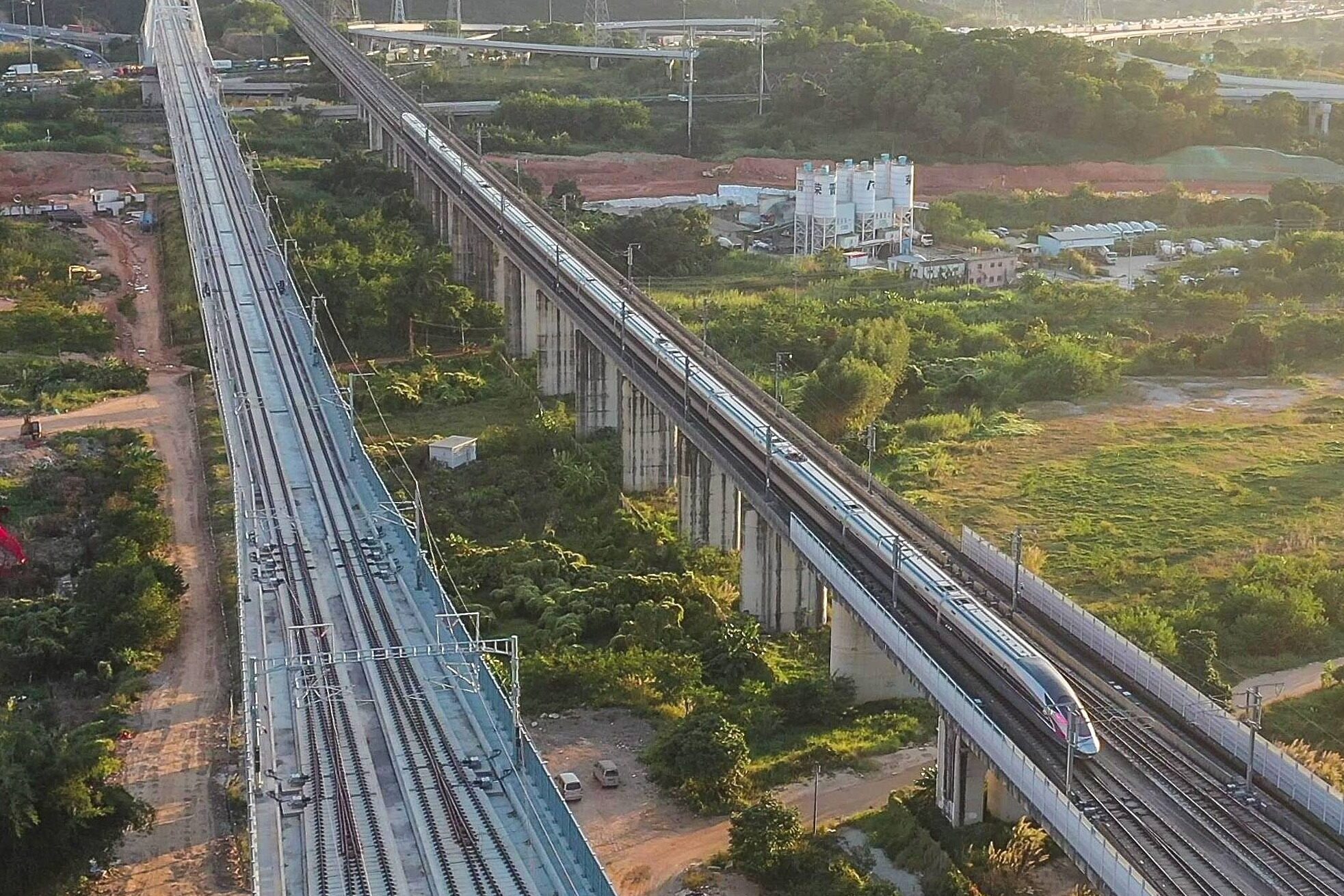 ستعمل شنتشن على تعزيز بناء خط سكة حديد هونغ كونغ - شينزين الغربي في عام 2023--Seetao