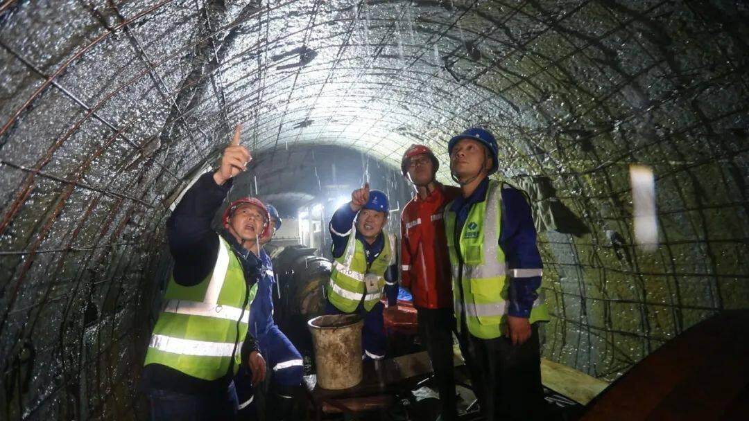 SINOHYDRO BUREAU 3 CO.,LTD Shiyan Water Supply Project: Difficult ...