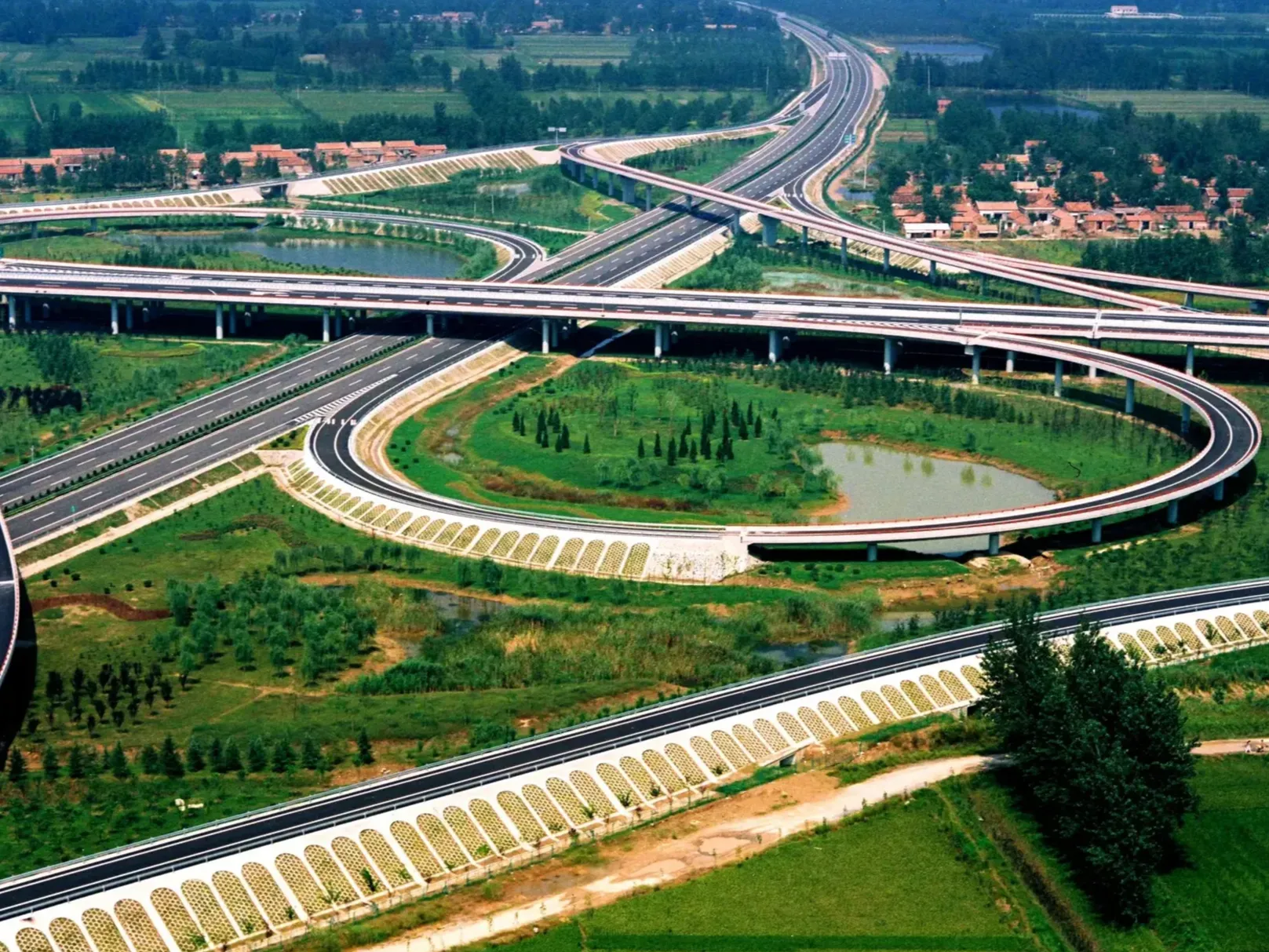 Guangxi speeds up the construction of 8 expressways leading to border ...