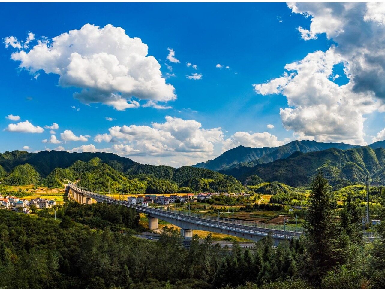 Zhejiang Yongjin Qushang Expressway Jinhua Wucheng to Zhejiang-Jiangxi ...