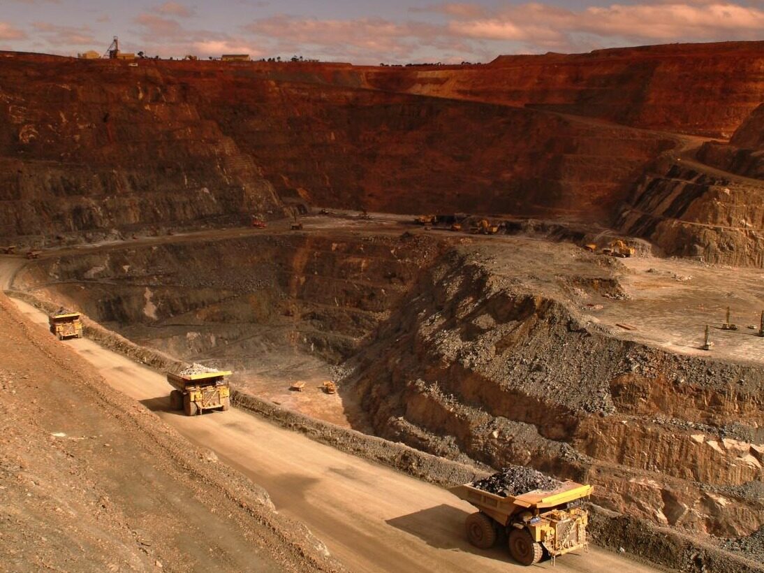 Vale, Huayou and Ford Sign $4.5 Billion EV Battery Materials Plant ...