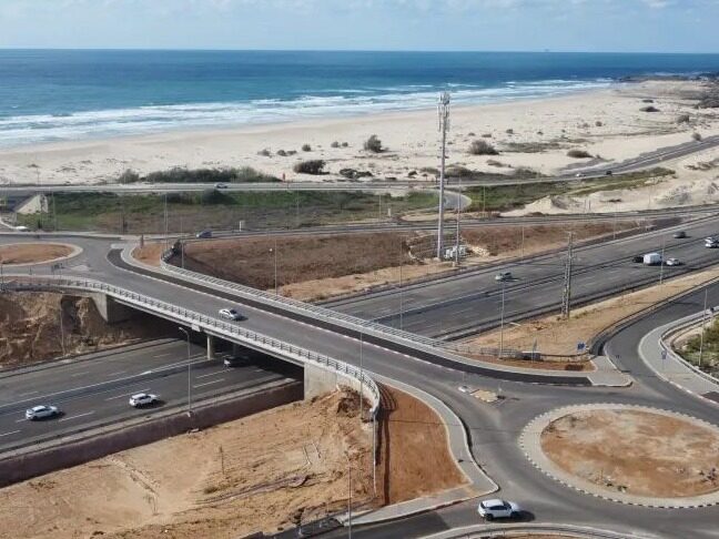 The Israeli Highway 2 constructed by Chinese enterprises is open to ...