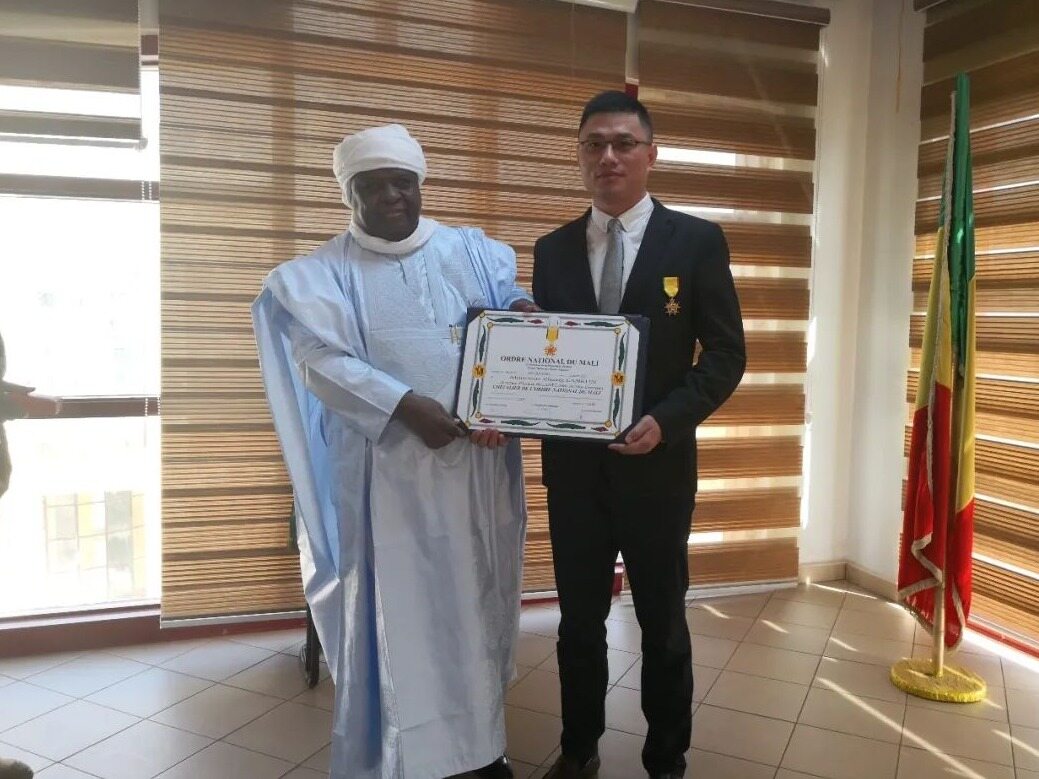 Zhang Lankun was awarded the National Order of Knights of Mali--Seetao