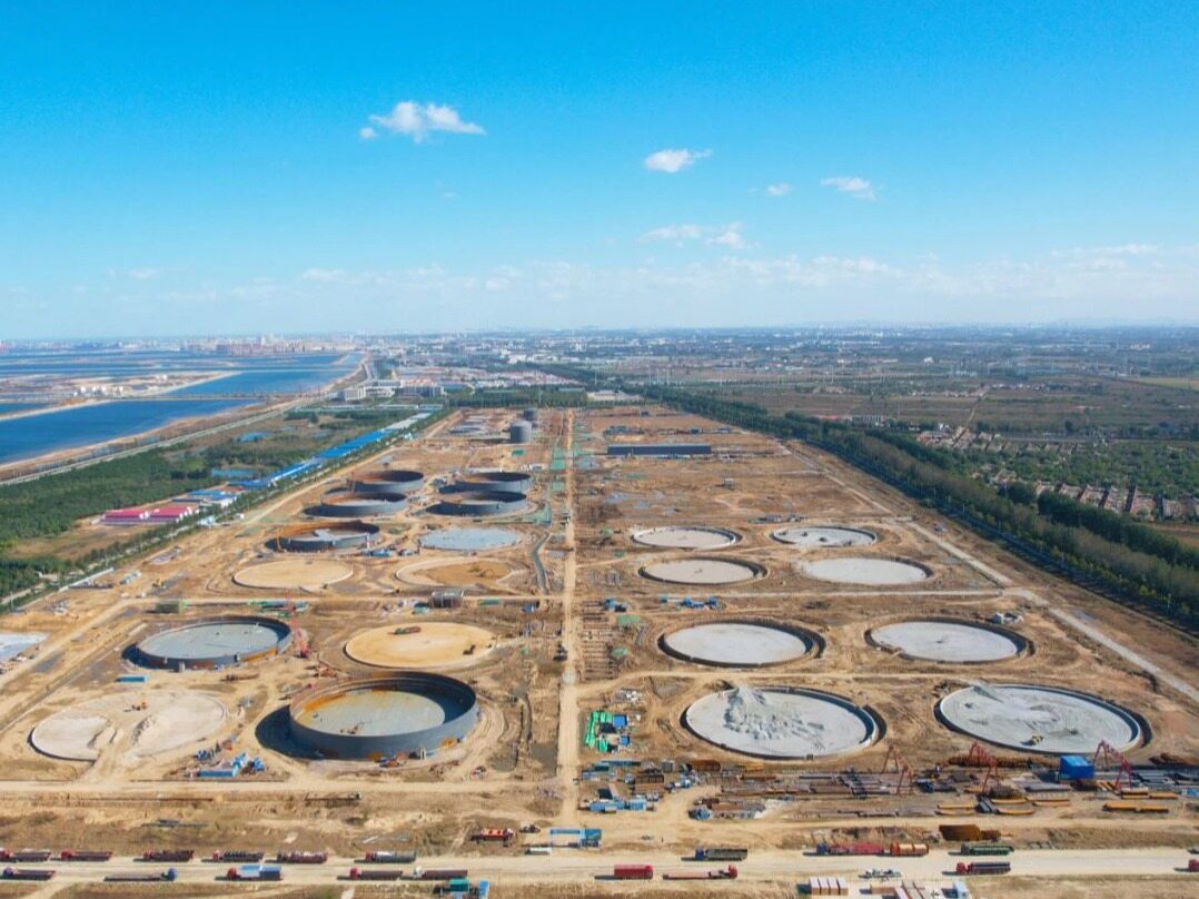 "Lions" Assemble! XCMG excavators help build a green petrochemical base ...