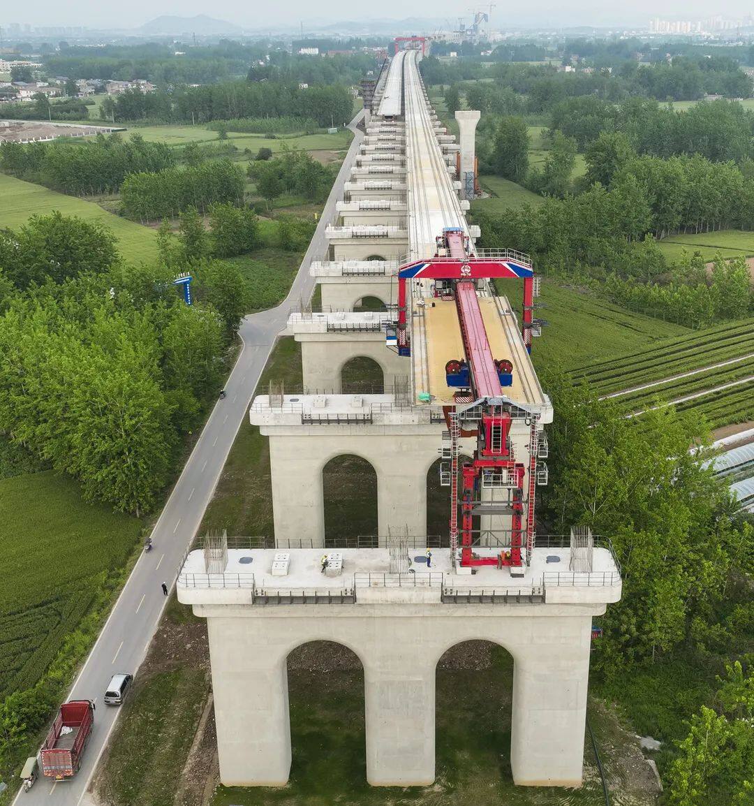 Jamal takes you to see Chinese infrastructure--Seetao