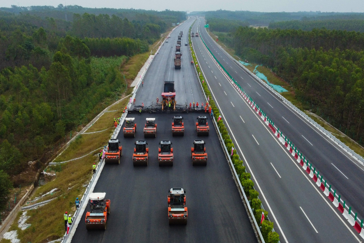 There will be 22 expressways under construction in Sichuan and Chongqing--Seetao
