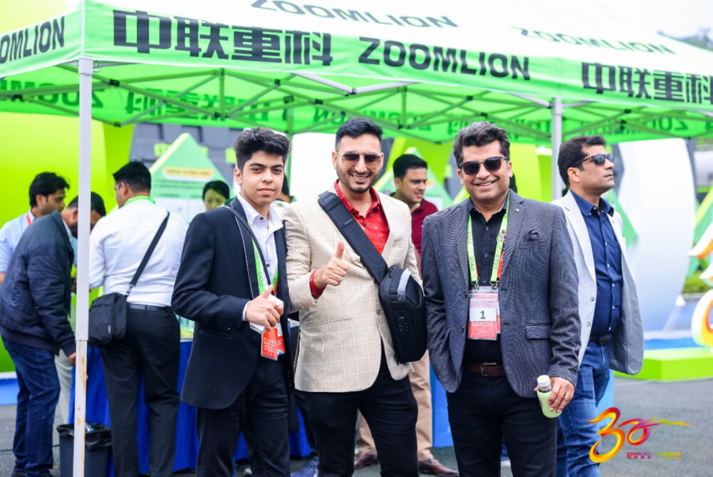 Overseas customers gather at Zoomlion Smart Industry to share a bright ...