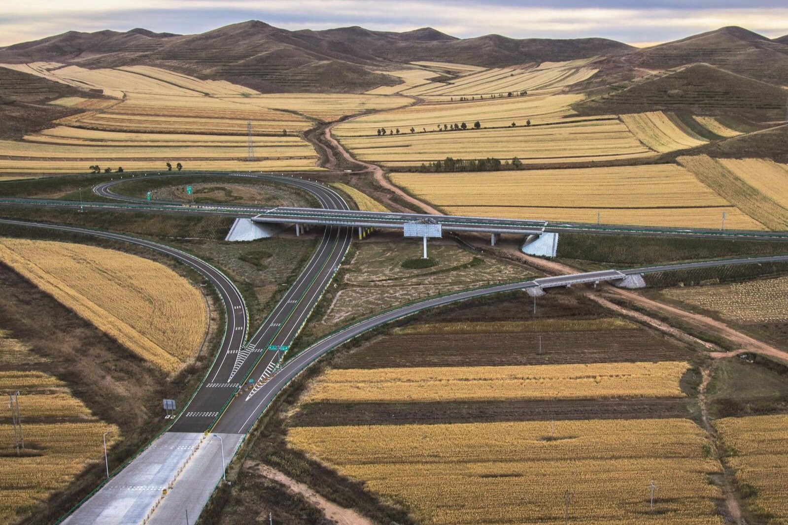 Inner Mongolia's comprehensive transportation channel has initially ...