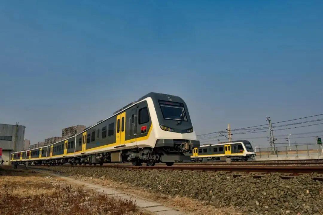 China's internal combustion multiple units are running in Angola!--Seetao