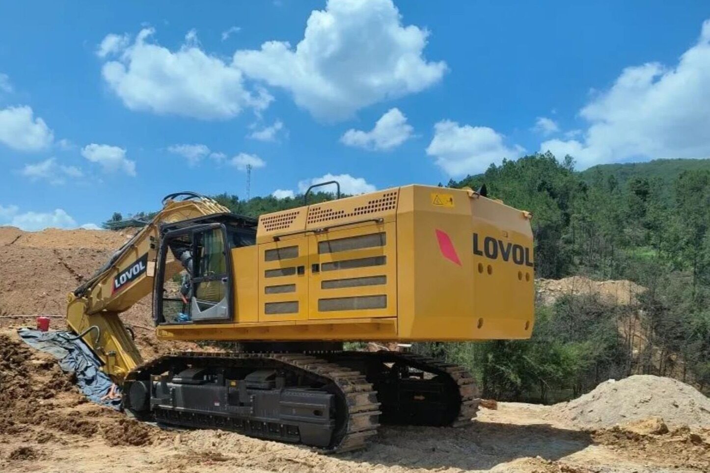 Revo excavator and hatchback boom--Seetao