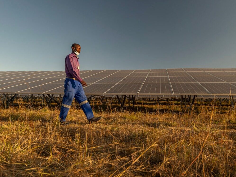 The Mali Solar Demonstration Village project brings light to the local ...