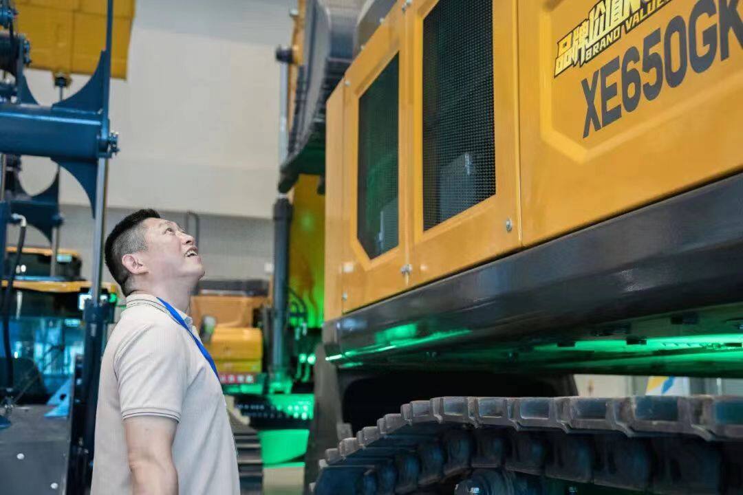 xcmg حفارة يظهر في معرض تشونغتشينغ الرملي--Seetao