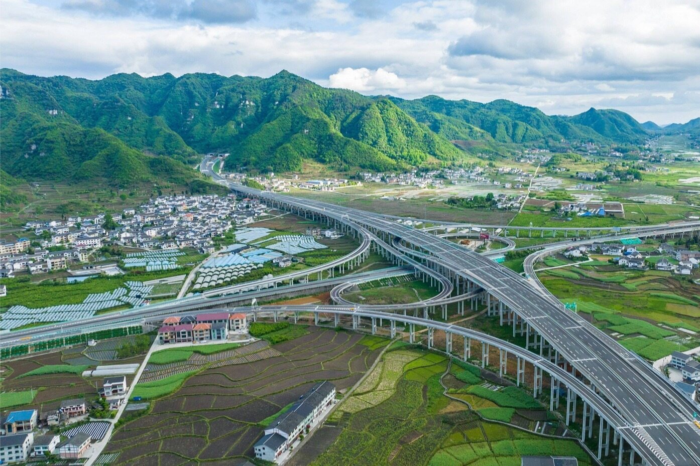 58.3亿！重庆市巫官高速项目揭榜，中交路建联合体斩获大单！--见道网