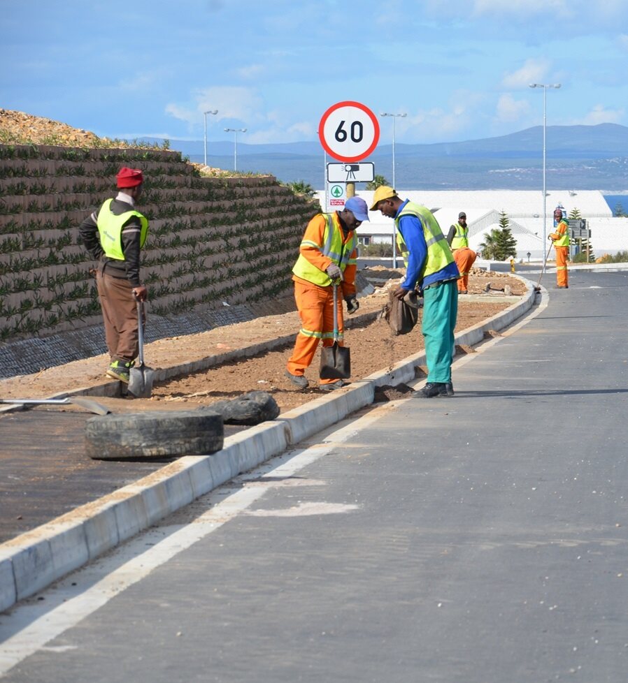 威海国际与中国电建新签非洲国家电站经营和道路建设项目--见道网