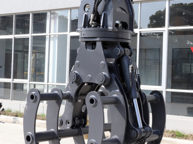 Lovol wood grabbing machine, your senior assistant in wood sorting--Seetao