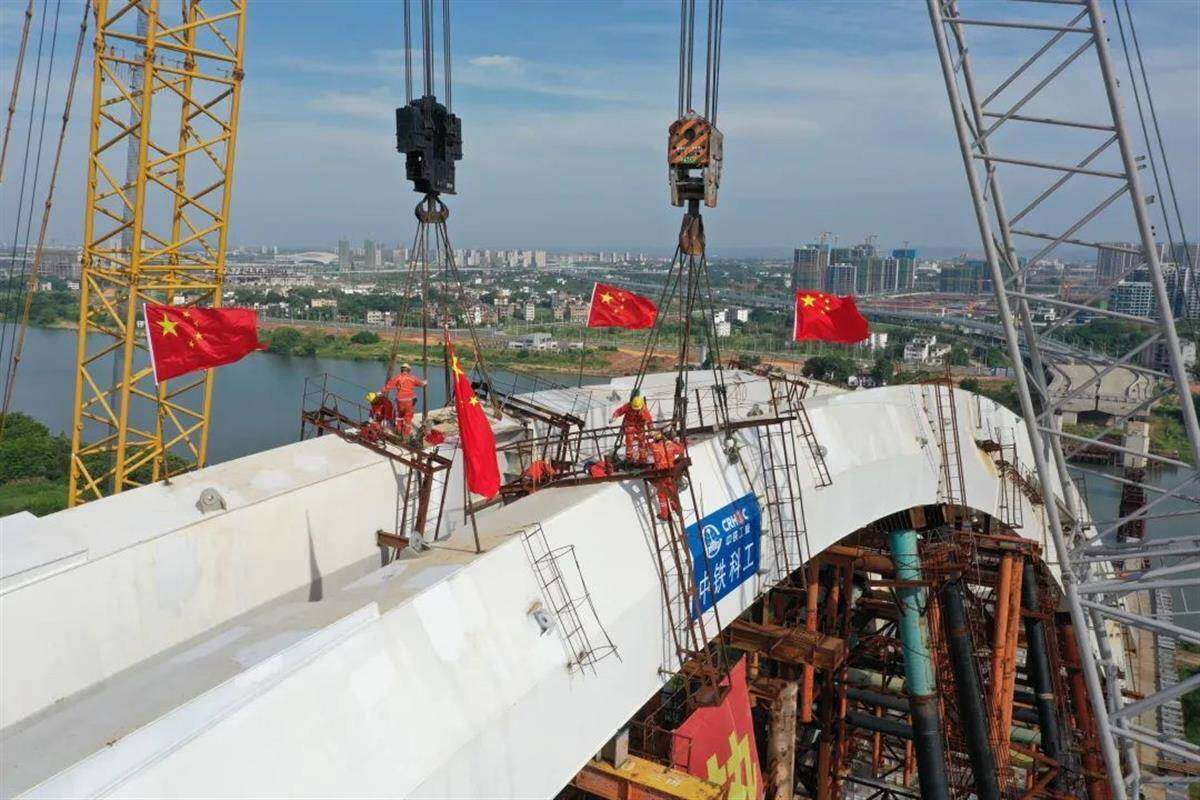 The main and auxiliary arches of Ganzhou Chuangye Bridge smoothly ...