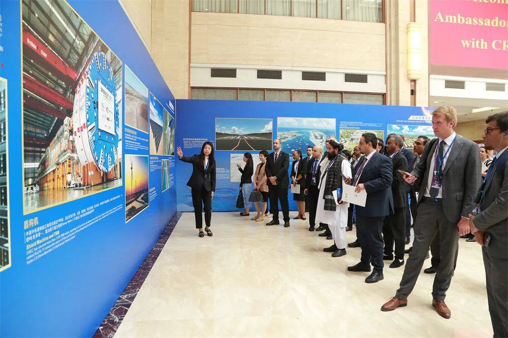 Diplomatic envoys to China gather at CREC--Seetao