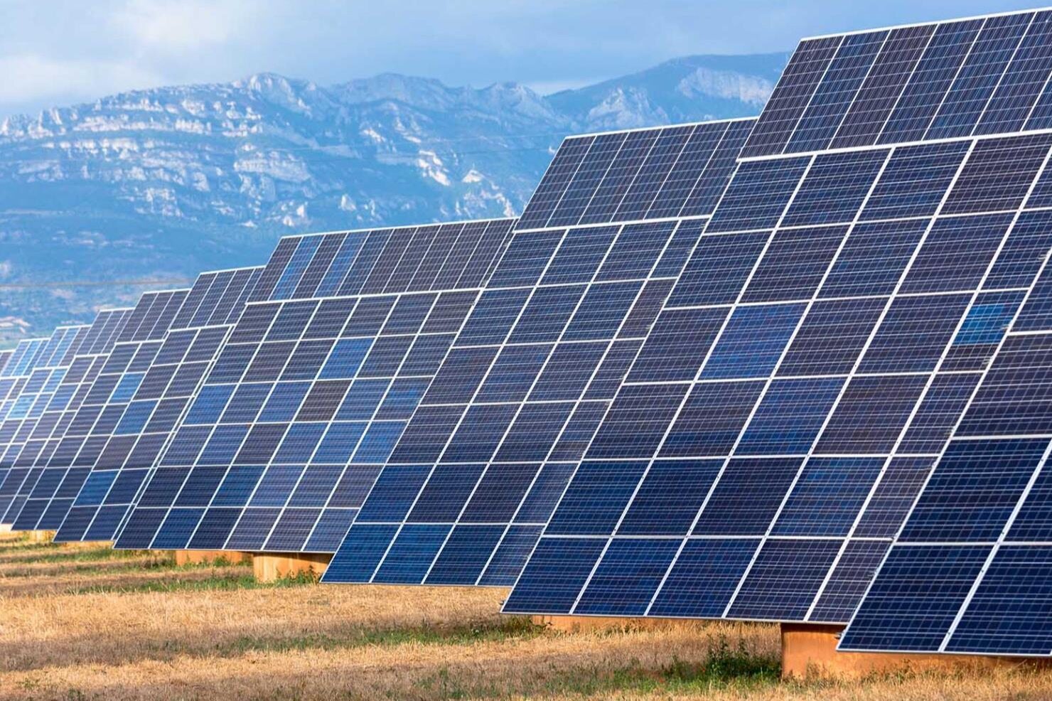 SSE Renewables starts building a solar power plant in Worcestershire ...