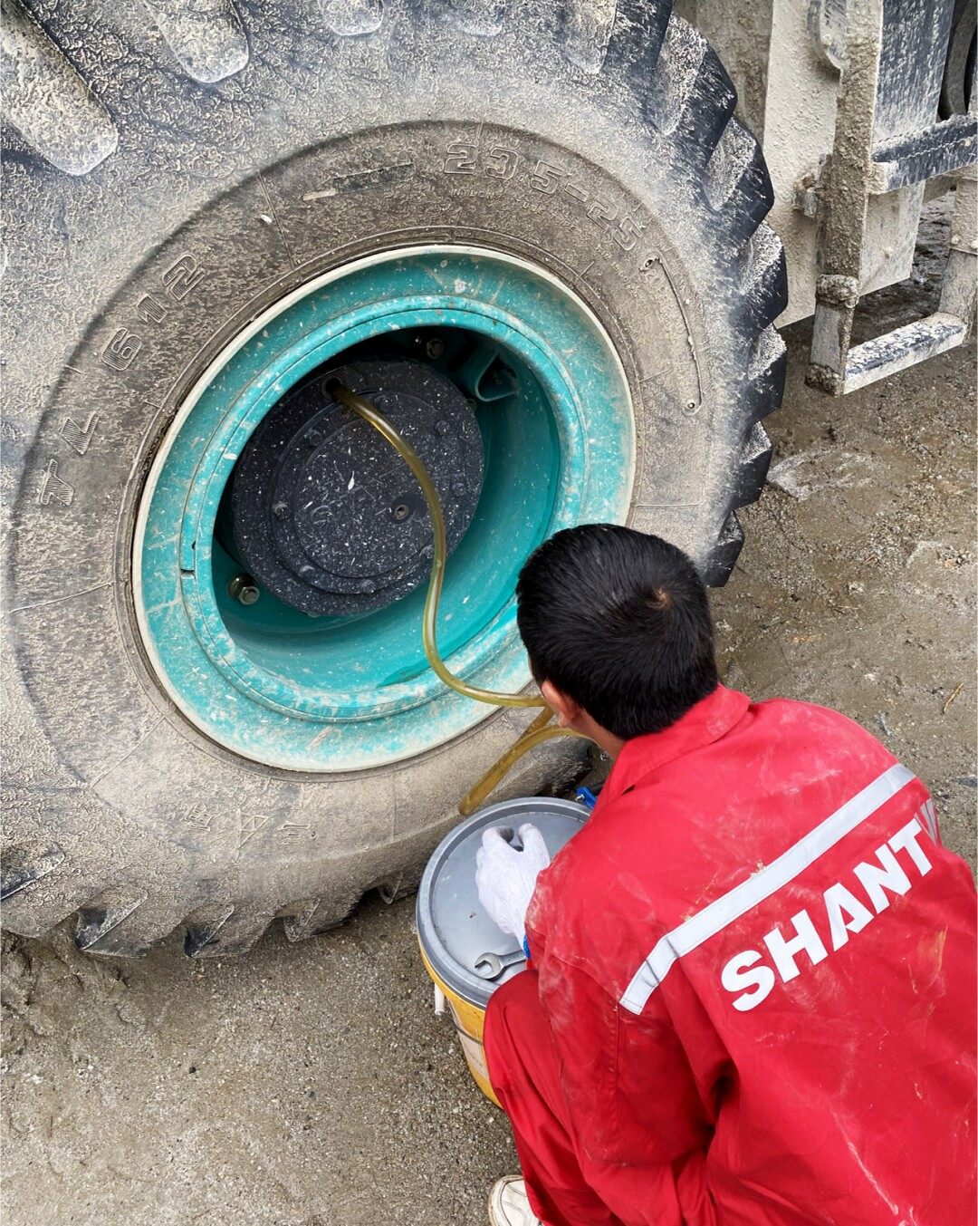 Zero emission and long life, customers favor SHANTUI pure electric ...