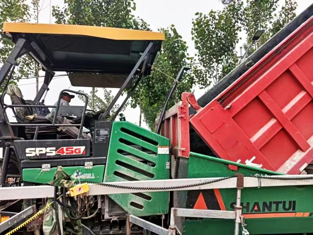 Serve with dedication, Shantui in action!--Seetao