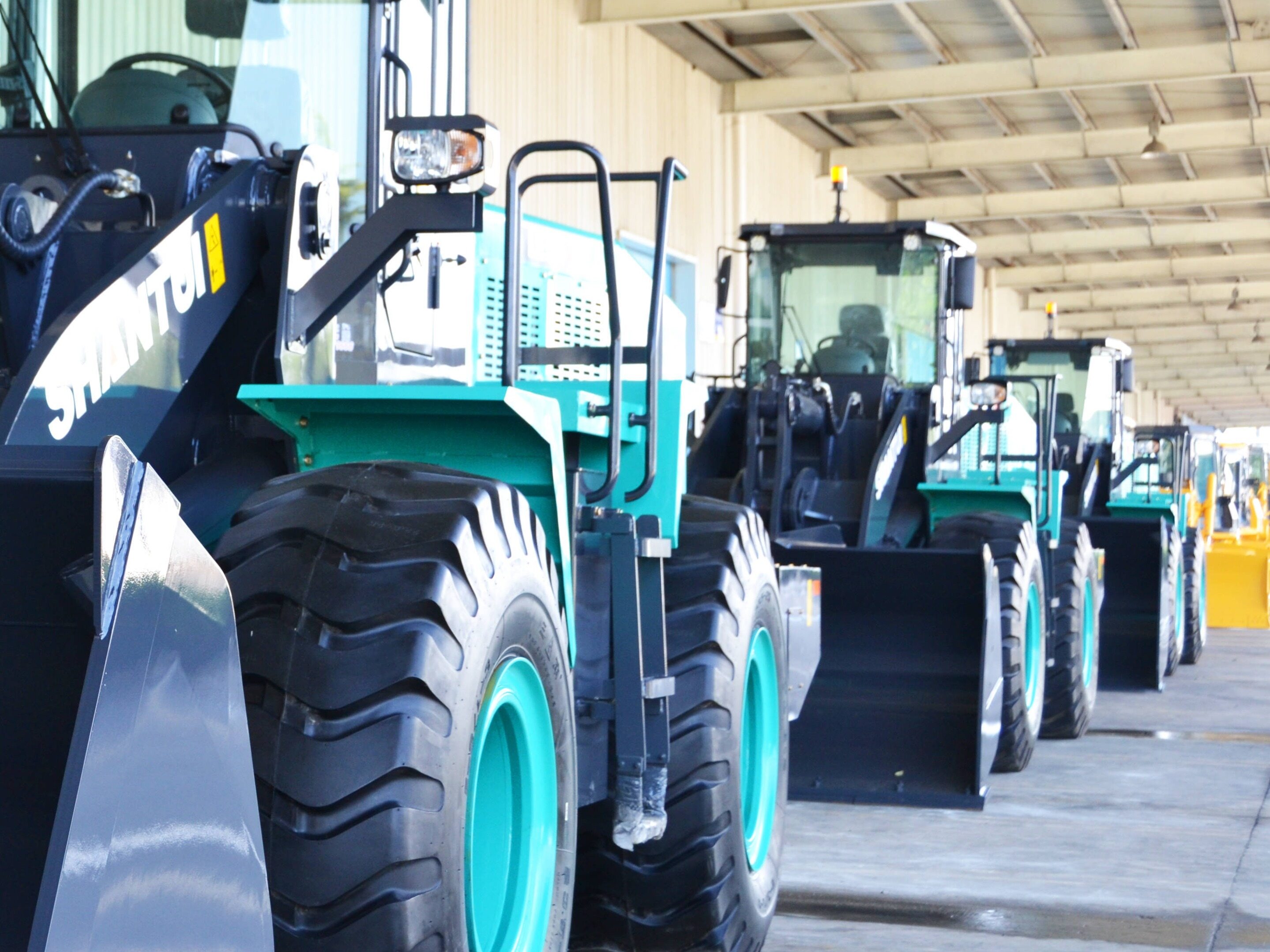 Zero emission and long life, customers favor SHANTUI pure electric ...